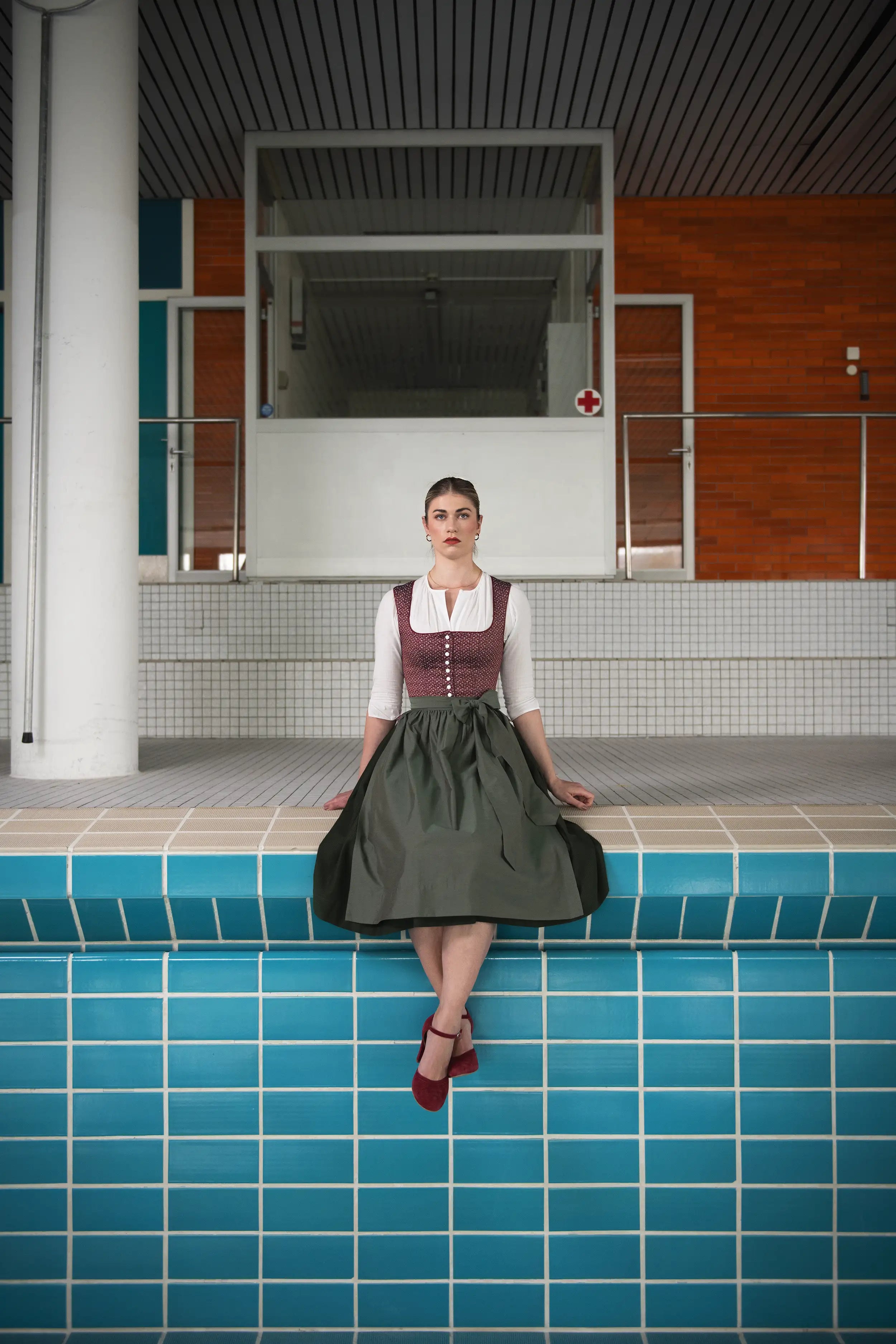 Mieder 'Oberding' rot – Fuchsdeifeswuid Dirndl